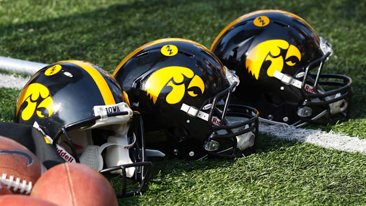 Iowa Hawkeyes Lose 4-Star Weapon to Transfer Portal