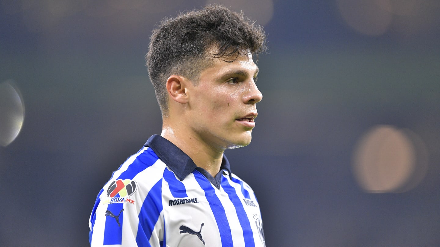 El nuevo equipo que alza la mano por Alfonso González