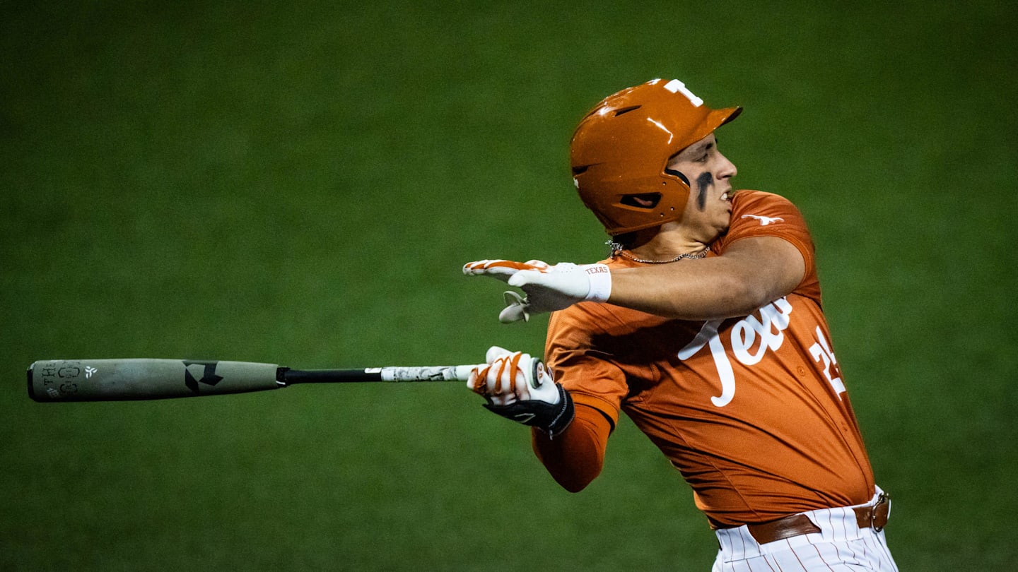 No. 15 Texas Longhorns Facing Off Against Washington: Live Updates