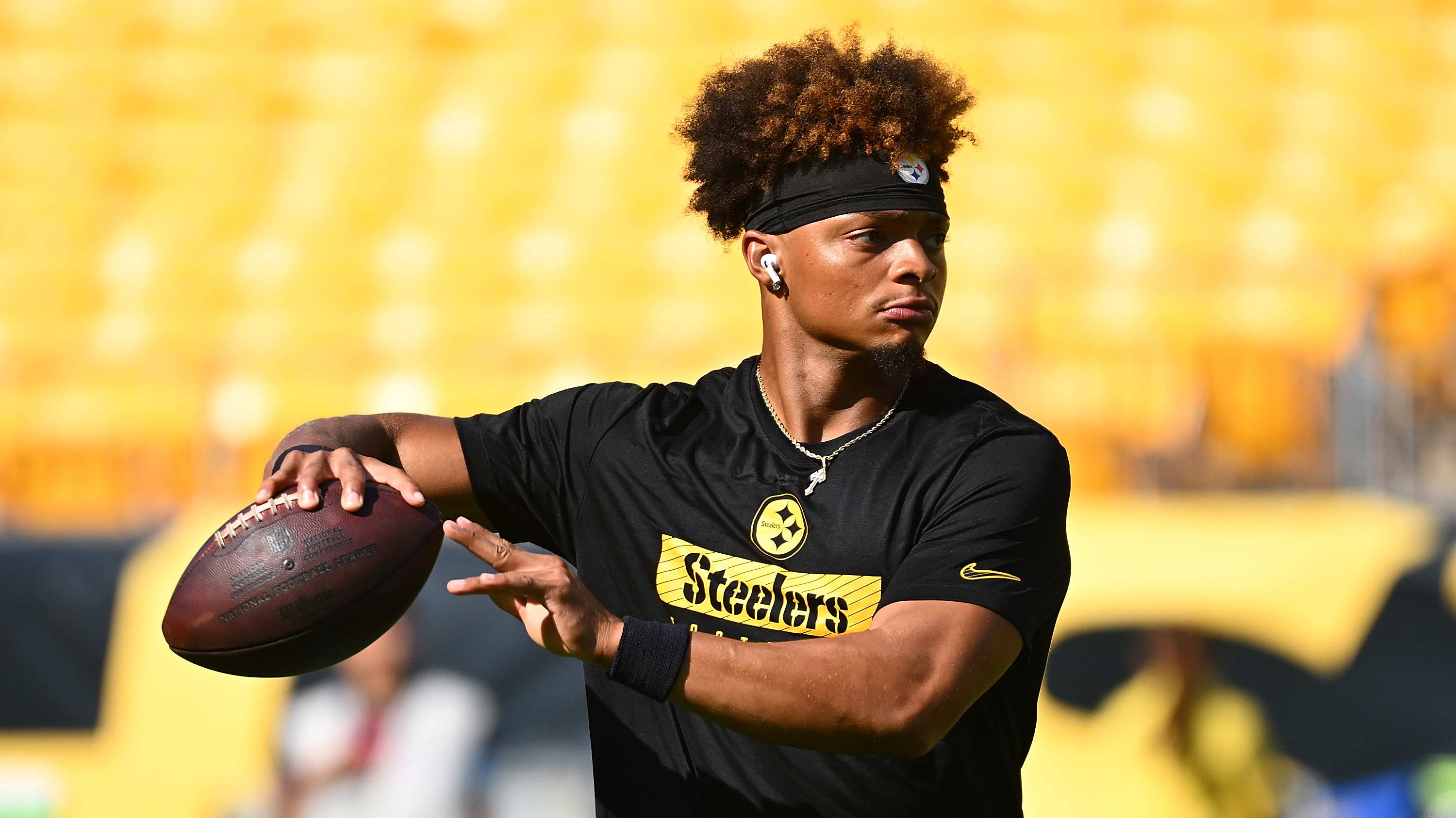 Steelers' quarterbacks find pay dirt often in joint practice with Bills