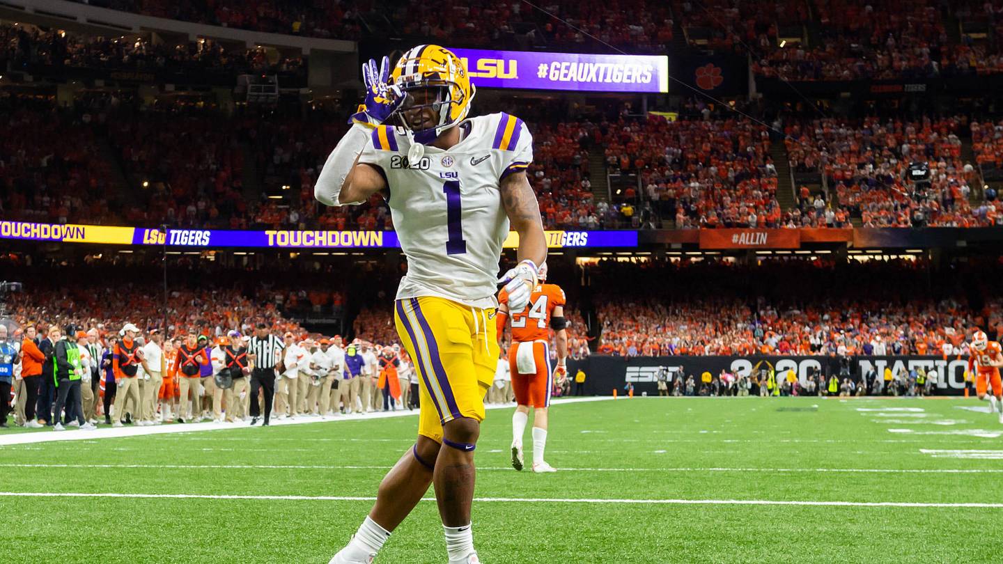 Top-Ranked Wide Receiver in Louisiana Shares Photo Alongside LSU ...