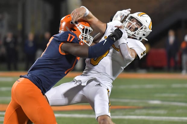 2026 Mock Draft: Bears find their answer to Packers' Micah Parsons