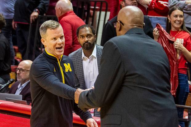 REPORT: Michigan working on a new contract for men's basketball coach ...