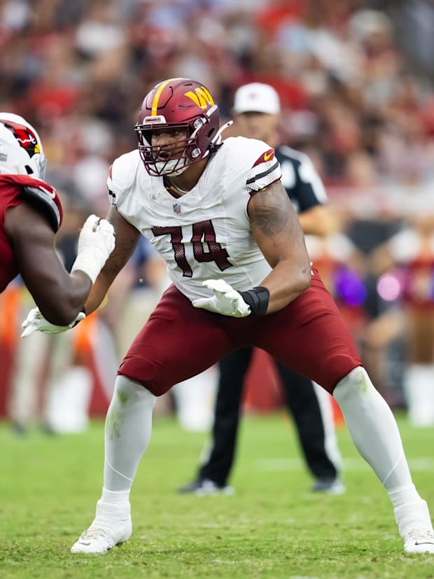 Washington Commanders' Brandon Coleman leaves TNF game with shoulder injury