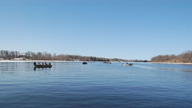 Spring River Walleye Fishing | Best Tips & Tactics