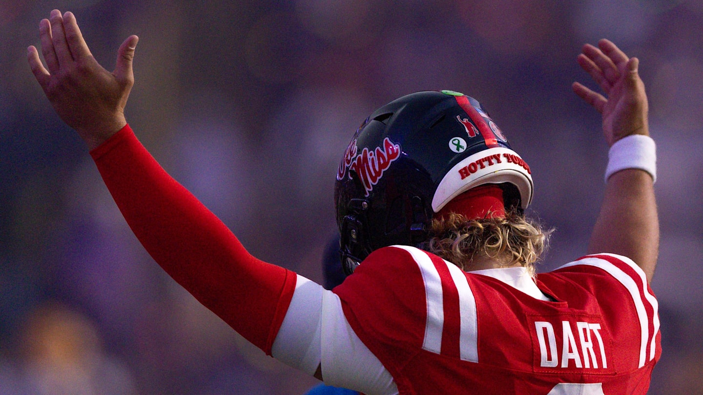 Ole Miss vs. Arkansas football picks: What the oddsmakers say