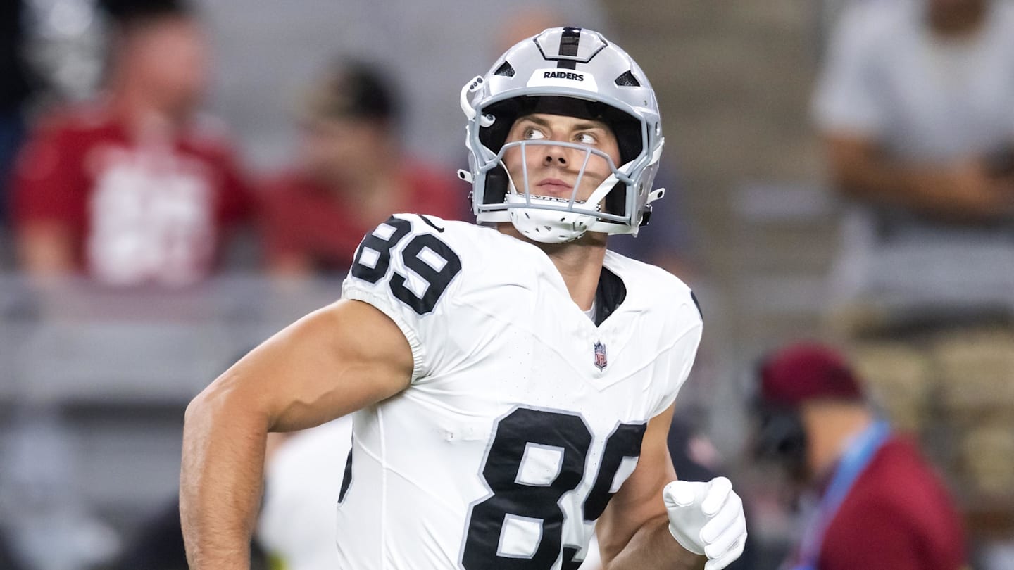 Raiders Get Positive Update on Brock Bowers After Leaving Game With Injury