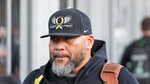 Oregon Ducks' Tony Tuioti Reveals Heartwarming Bear Alexander Story