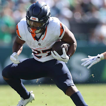 Broncos Sign Former Saints FB Adam Prentice