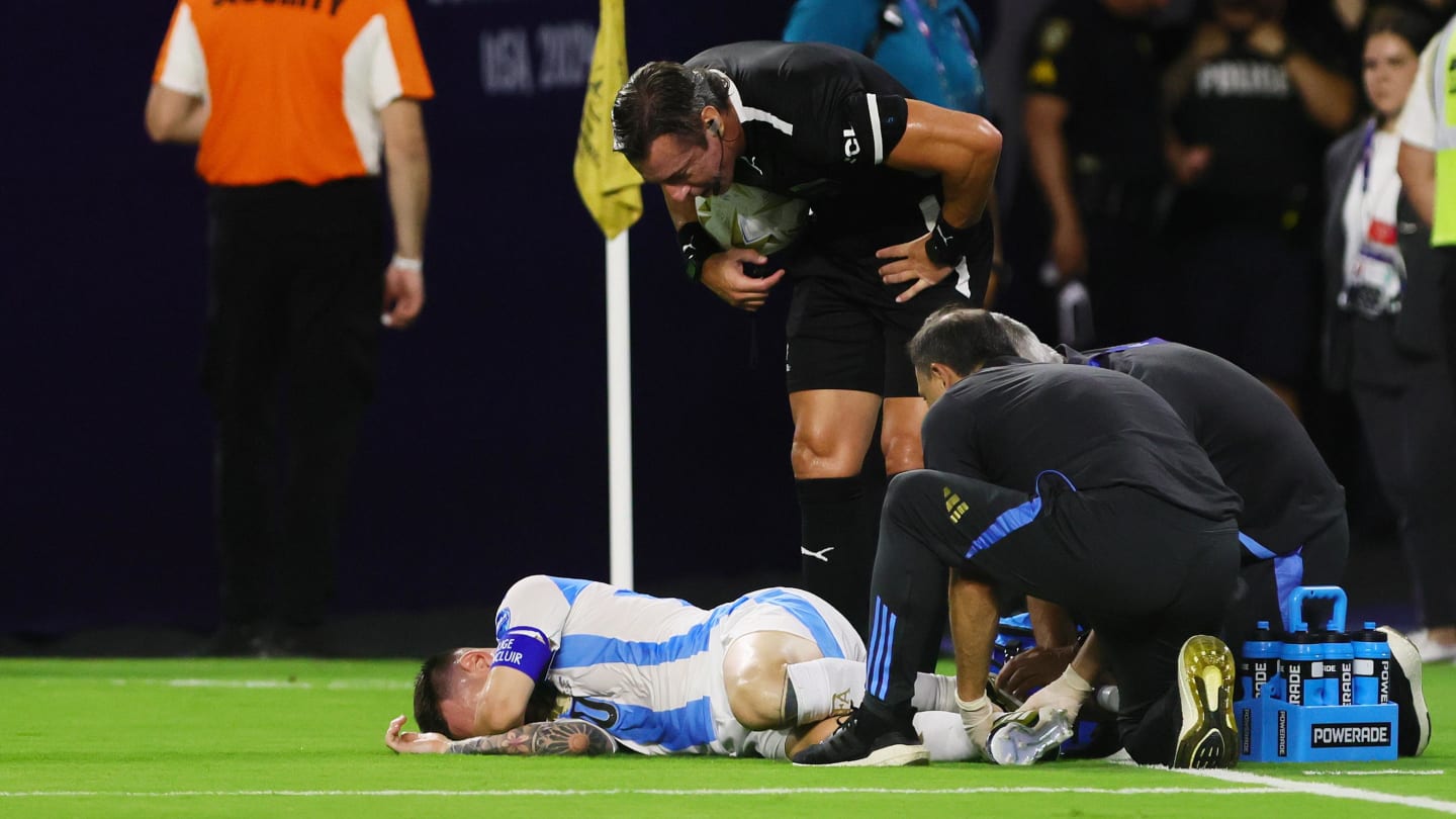 Photo of Lionel Messi’s Gnarly Ankle Injury in Argentina’s Copa Win ...