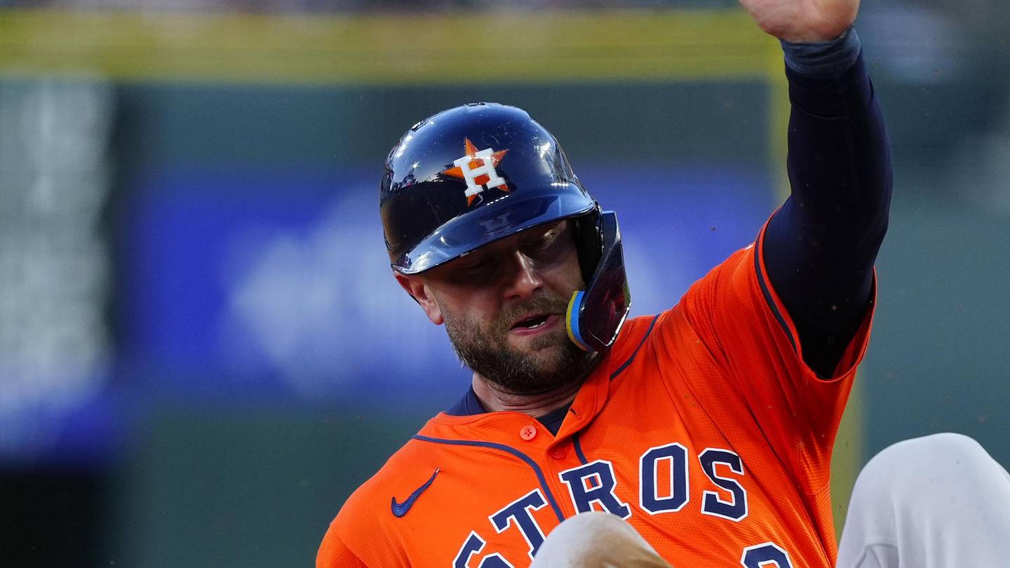 Christian Walker Continues Historic Dominance of Los Angeles Dodgers on ...