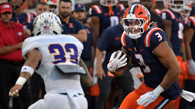 Game Balls: Illinois Football Standouts in Week 3 Win Over Western Michigan