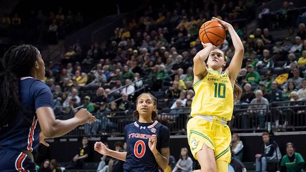 Oregon Ducks Women's Basketball’s Peyton Scott Reaches 2,000 Career Points