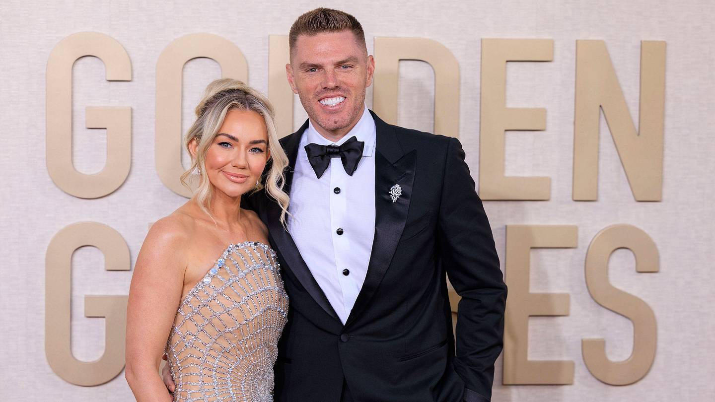 Chelsea Freeman's midriff Dodgers fit wows before hubby Freddie's Game ...