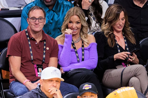 Lakers owner Jeanie Buss shares powerful Kobe Bryant story never shared before