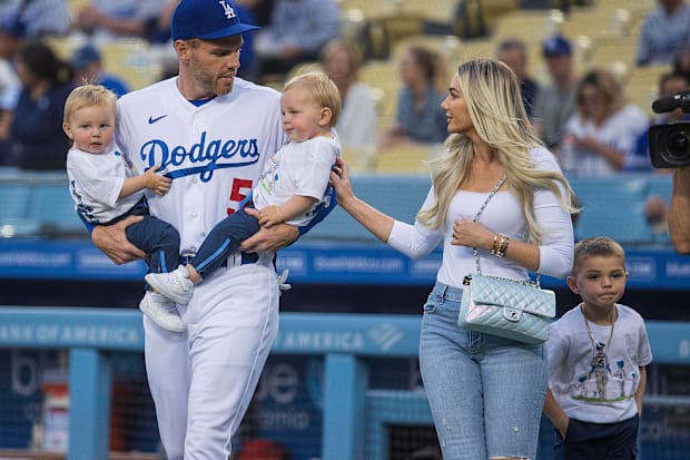 Freddie Freeman, wife Chelsea Freeman start World Series ticket giveaway