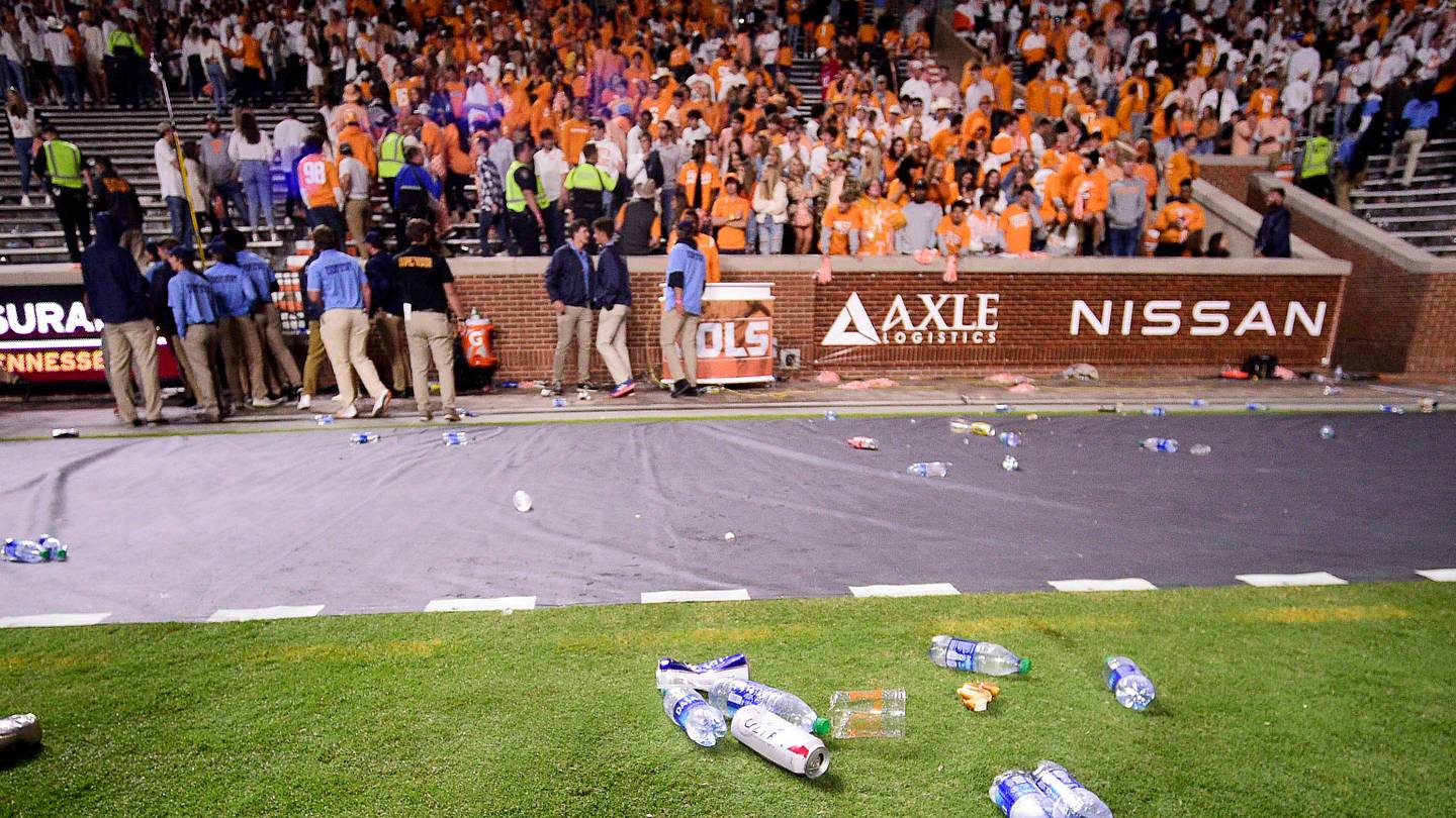 SEC pounds Texas with $250,000 fine after trash-throwing incident