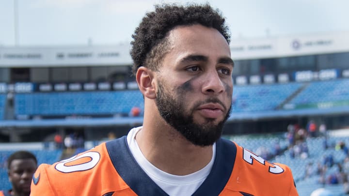 Former Texas Longhorns Star Safety Pens Heartfelt Goodbye From NFL