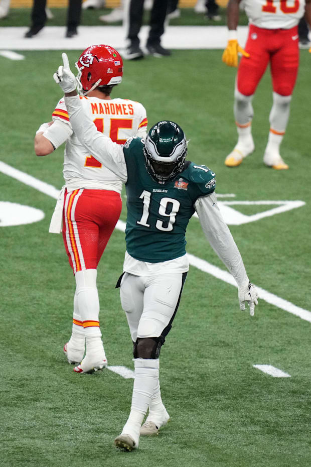 NFL legend shows praise to former FSU defensive standout during Super ...