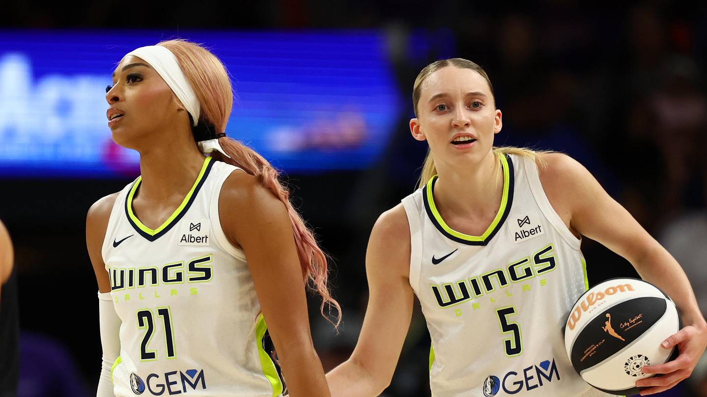 Paige Bueckers, WNBA Players React to DiJonai Carrington's Three-Word ...