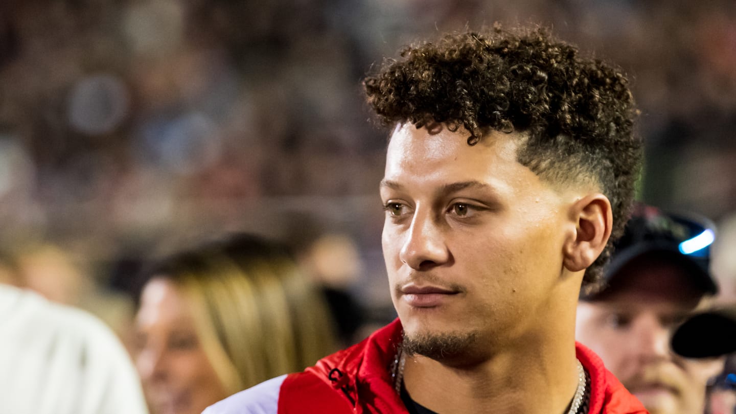 Patrick Mahomes' logo reveal on Texas Tech's football field is everything