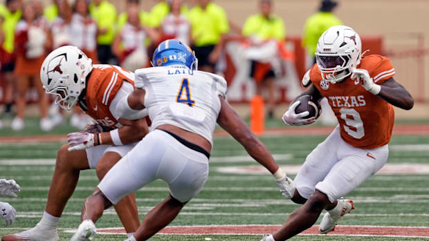 Texas Longhorns' CJ Baxter Knows Young Running Backs Still Have Work to Do