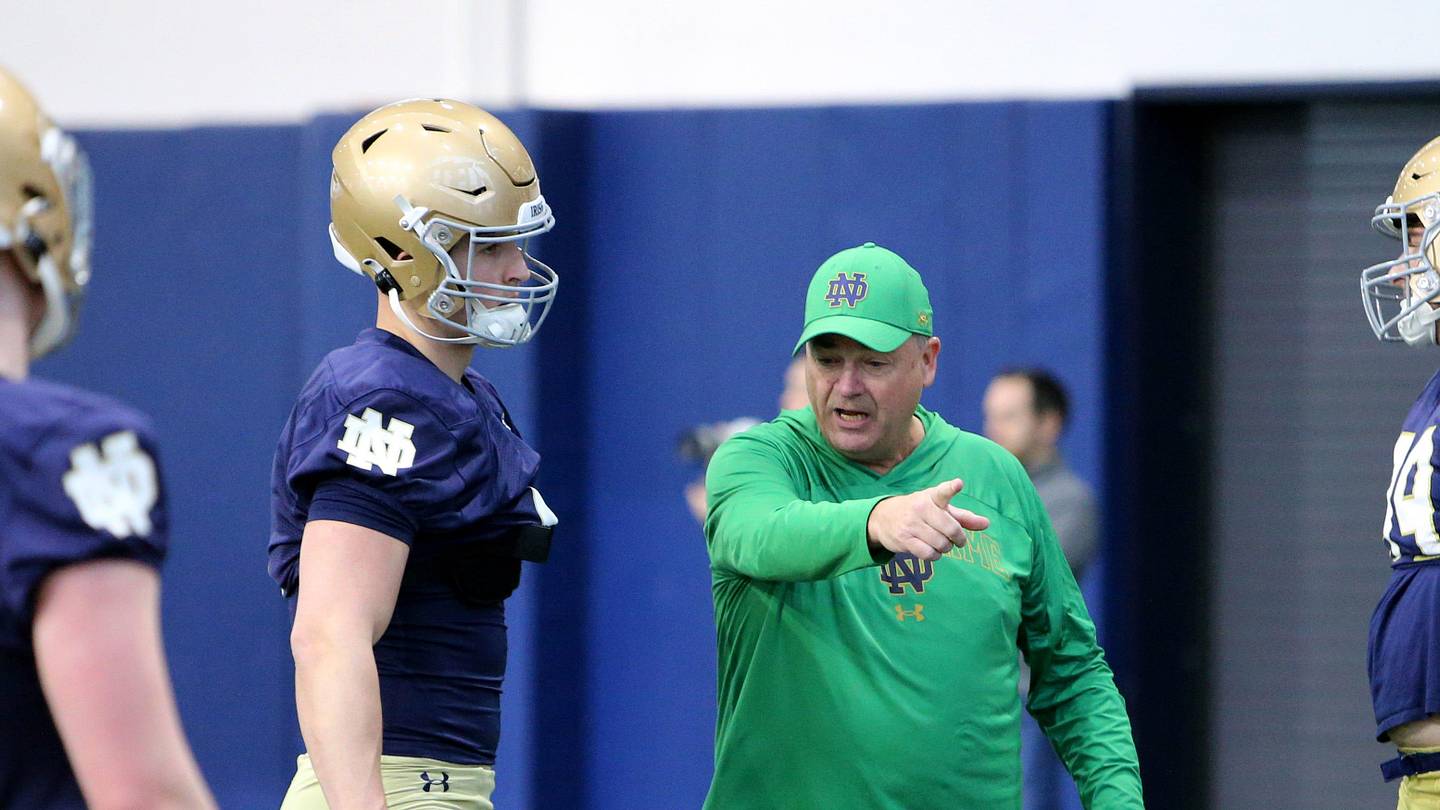 Notre Dame Notebook: Mike Denbrock Talks Offensive Line, Young Standouts
