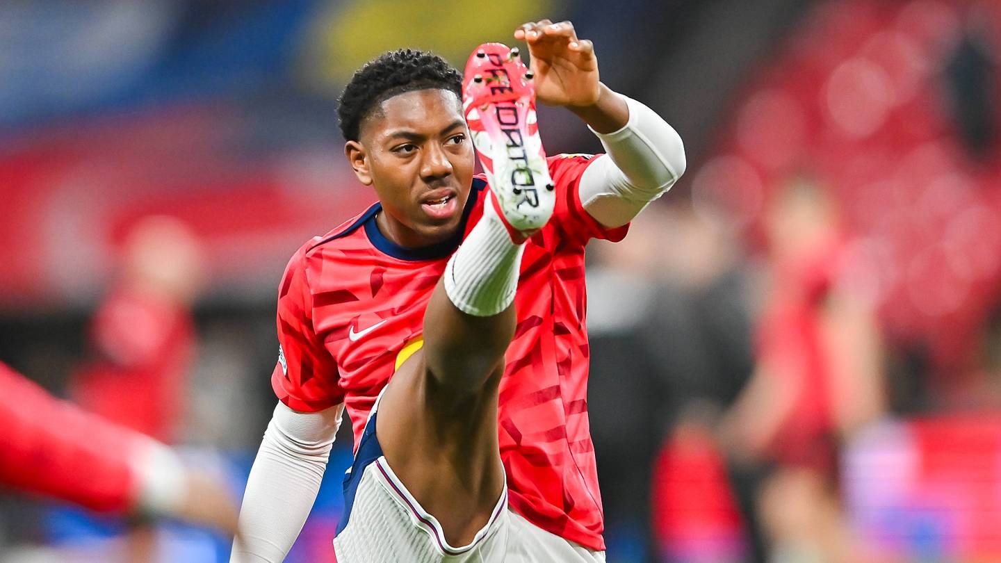 Arsenal's Myles Lewis-Skelly Breaks England Record With Debut Goal vs ...