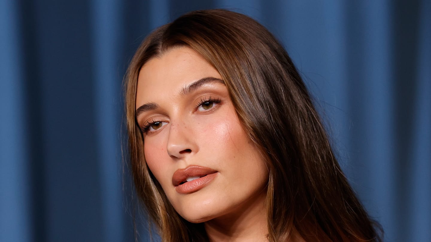 Hailey Bieber’s Latest Look Shows Why Everyone Needs This Staple Top in ...