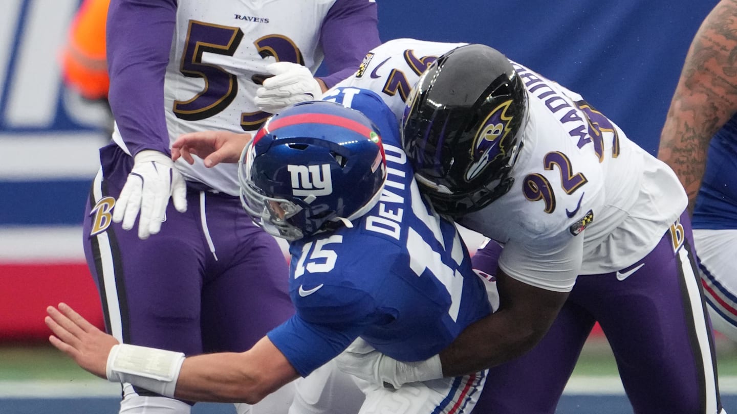 Giants QB Tommy DeVito Exits Ravens Game with Concussion