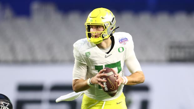 Quarterback Tyler Shough 'Fastest-Rising' NFL Draft Prospect: Steelers ...