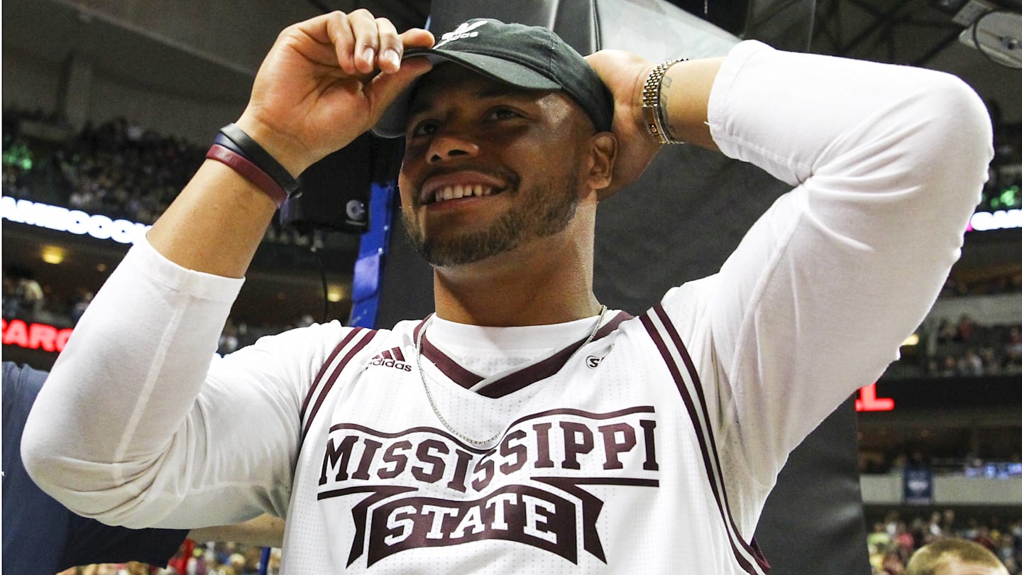 Sarah Jane Ramos Rocks Stunning Fall Glam For Dak Prescott Homecoming
