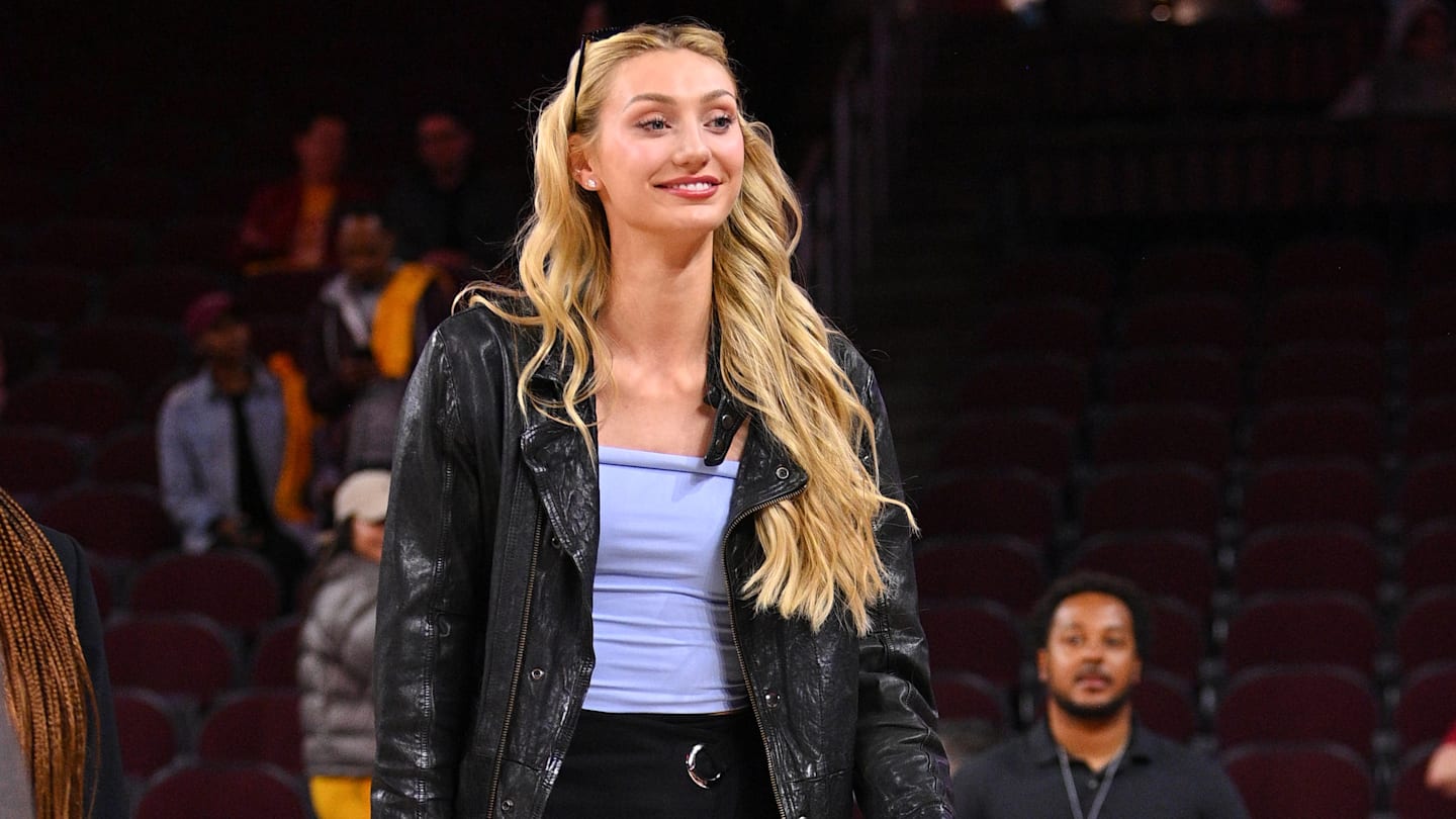 6-foot-4 Cameron Brink flexes all-white tennis skirt look for WNBA ...