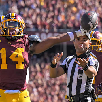 Gophers officially sign Zoey Bershers and Makena Christian to 2025 class
