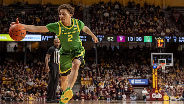Oregon Ducks Basketball Defeated By Minnesota, Nate Bittle Held Scoreless