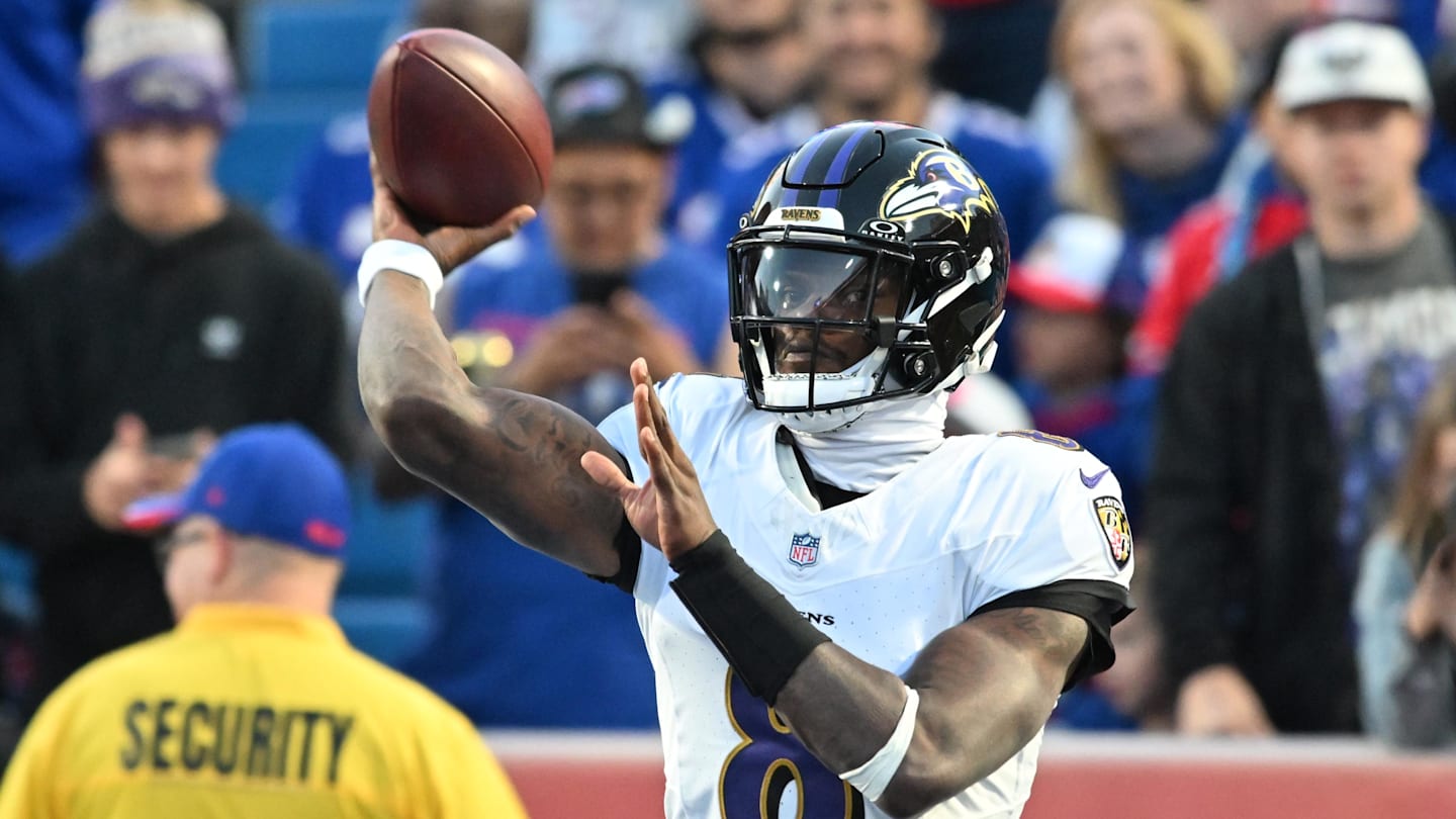 Baltimore Ravens Lamar Jackson Shoves Buffalo Bills Fan After Touchdown
