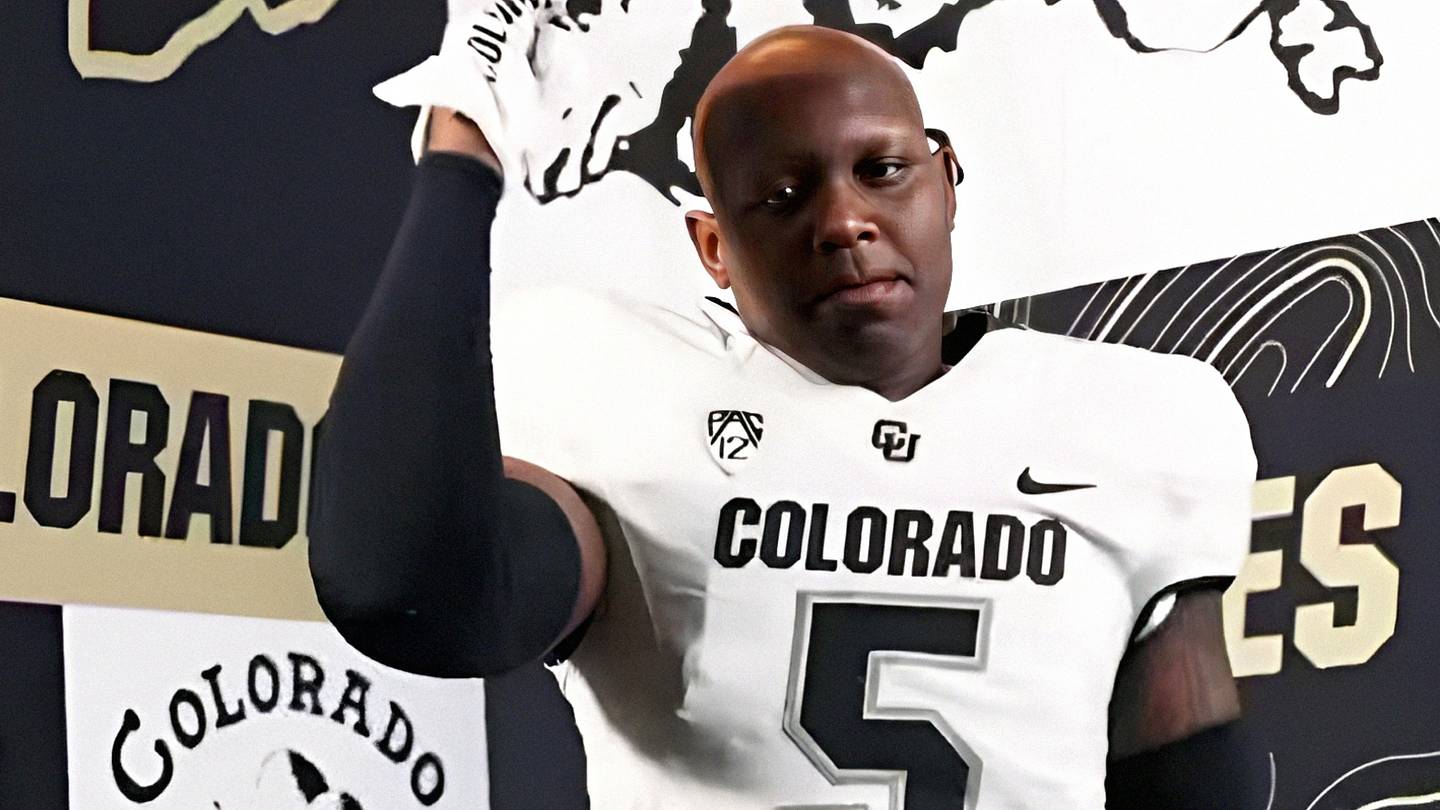 Colorado's J.J. Hawkins enters transfer portal