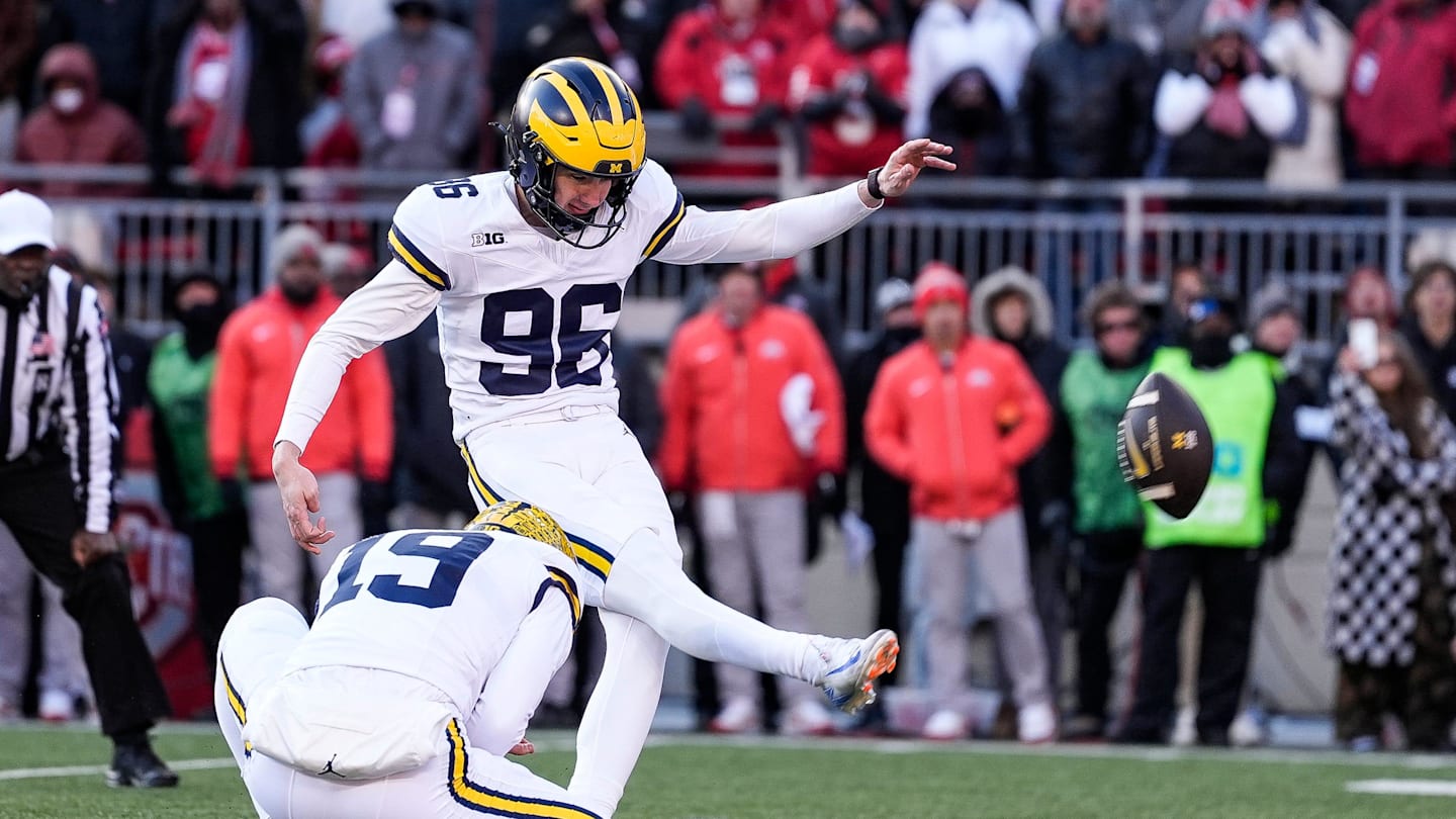 Michigan football gains commitment from 2026 5-star specialist