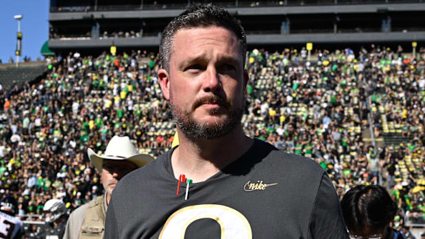 Oregon Ducks Eyeing Elite Quarterback Recruit in 2027 Class