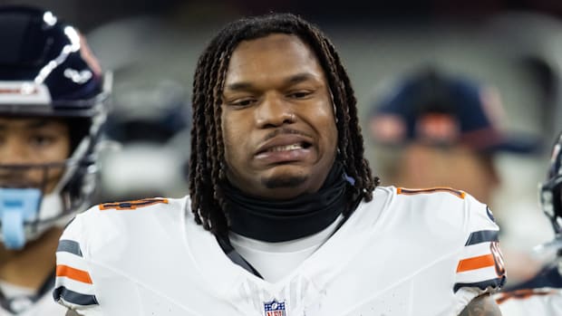 Bears 2024 tight end report card: grading Cole Kmet, Gerald Everett ...