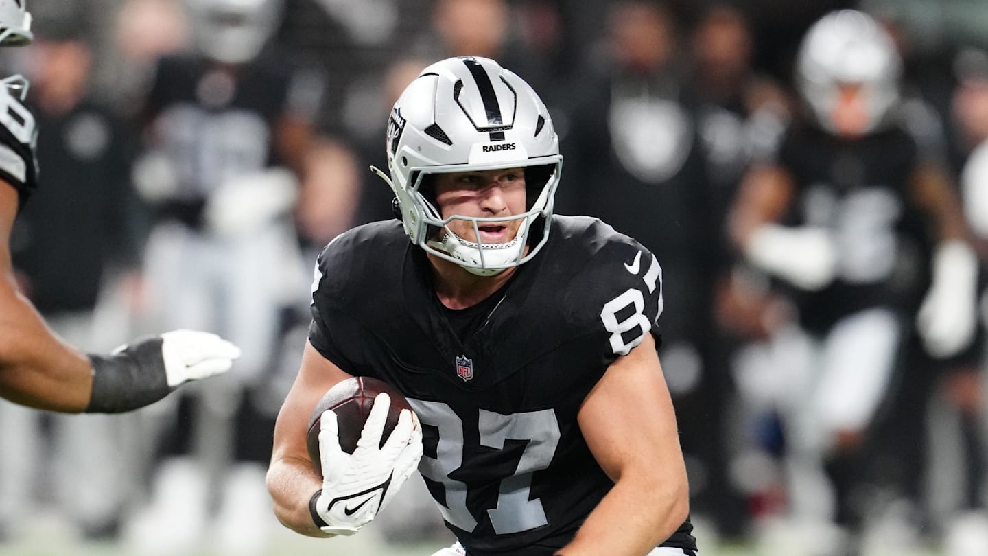 How Raiders' Win Over Titans Proved TE Michael Mayer's Value
