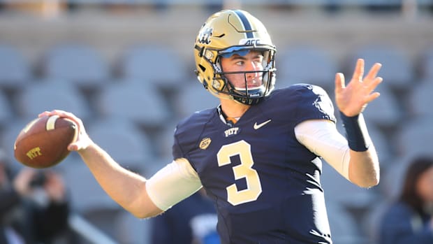 Atlanta Falcons Sign Former Pitt Panthers QB