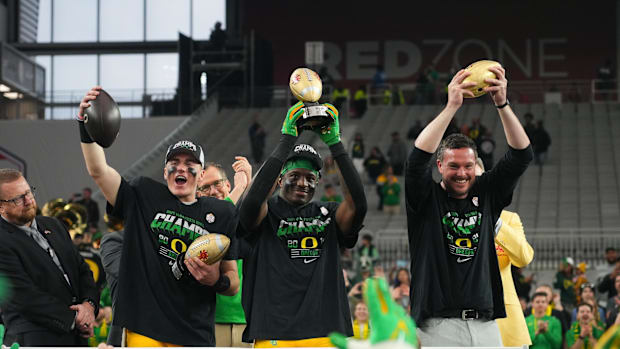 Oregon Ducks' 'Sour Taste' For Rivalry Game vs. Washington Huskies