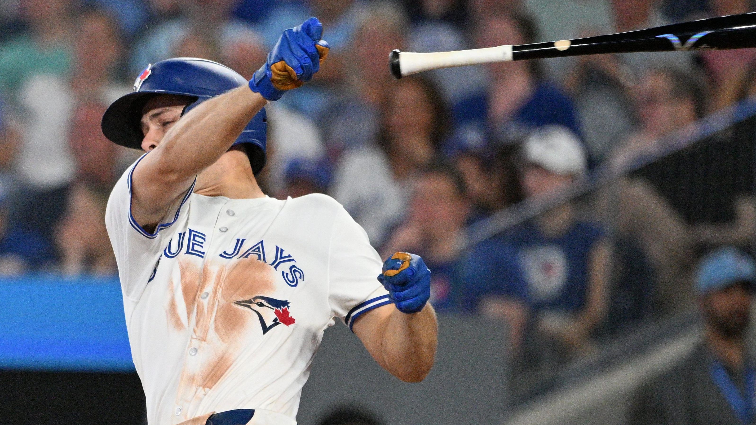 Blue Jays tragically watching infielder turn into this year’s Santiago ...