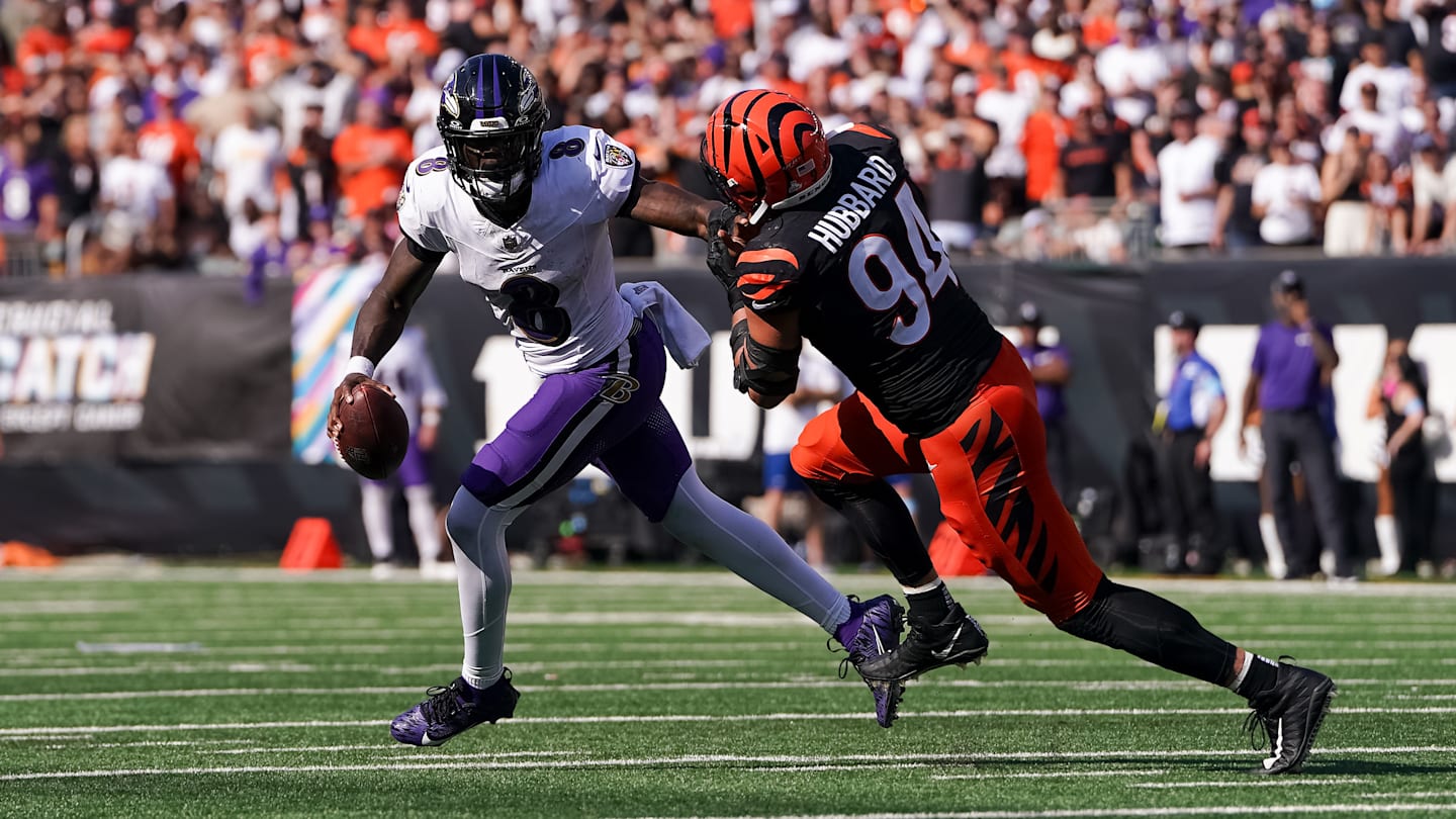 Sam Hubbard was in total disbelief after Lamar Jackson's crazy TD pass