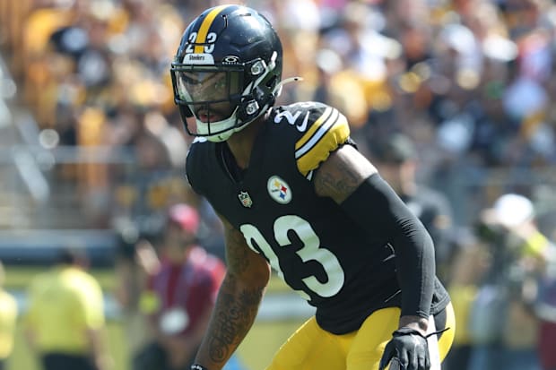 Pittsburgh Steelers Starting CB Injured vs. Vikings