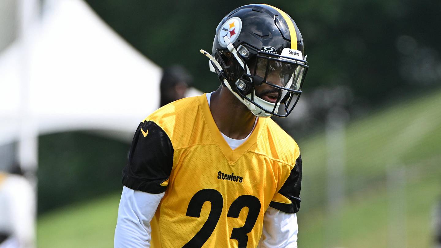 Darius Slay Raises Eyebrows With Eagles Comment