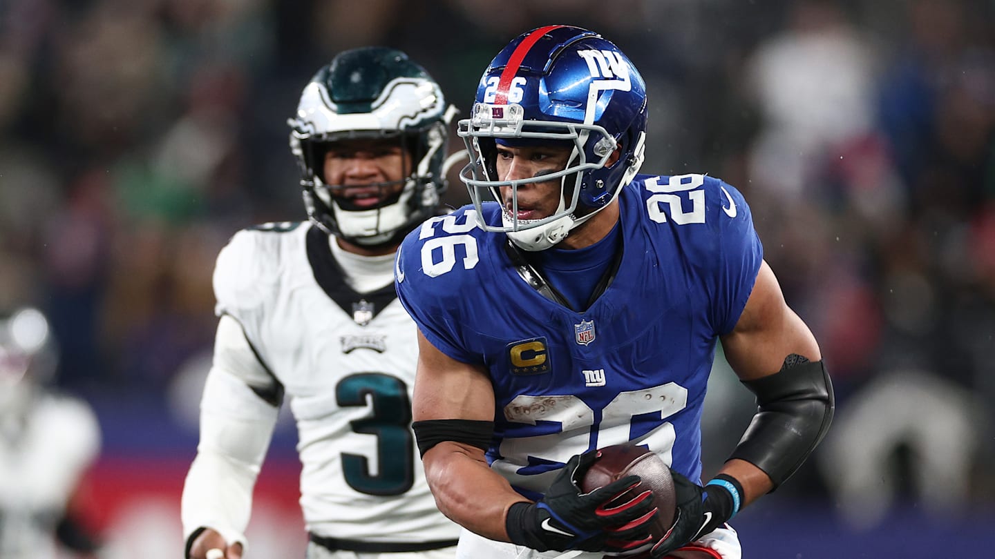 Eagles Star Fuels Giants Rivalry Over Saquon Barkley Treatment