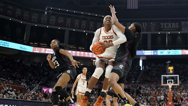 Texas Longhorns' Kyla Oldacre Impresses Dawn Staley: 'She's Unstoppable'
