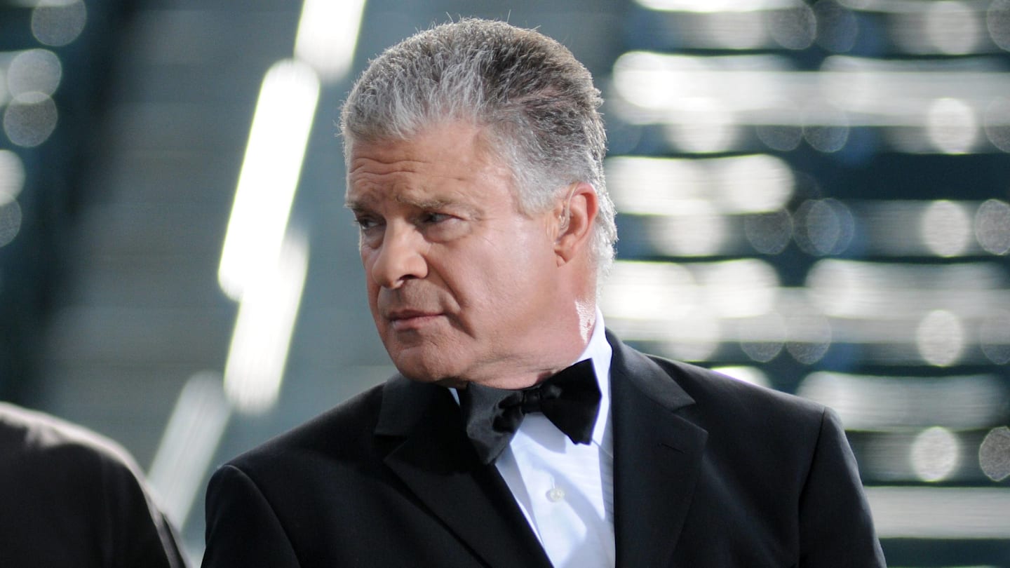 Jim Lampley Picks Canelo Alvarez vs Terence Crawford Winner